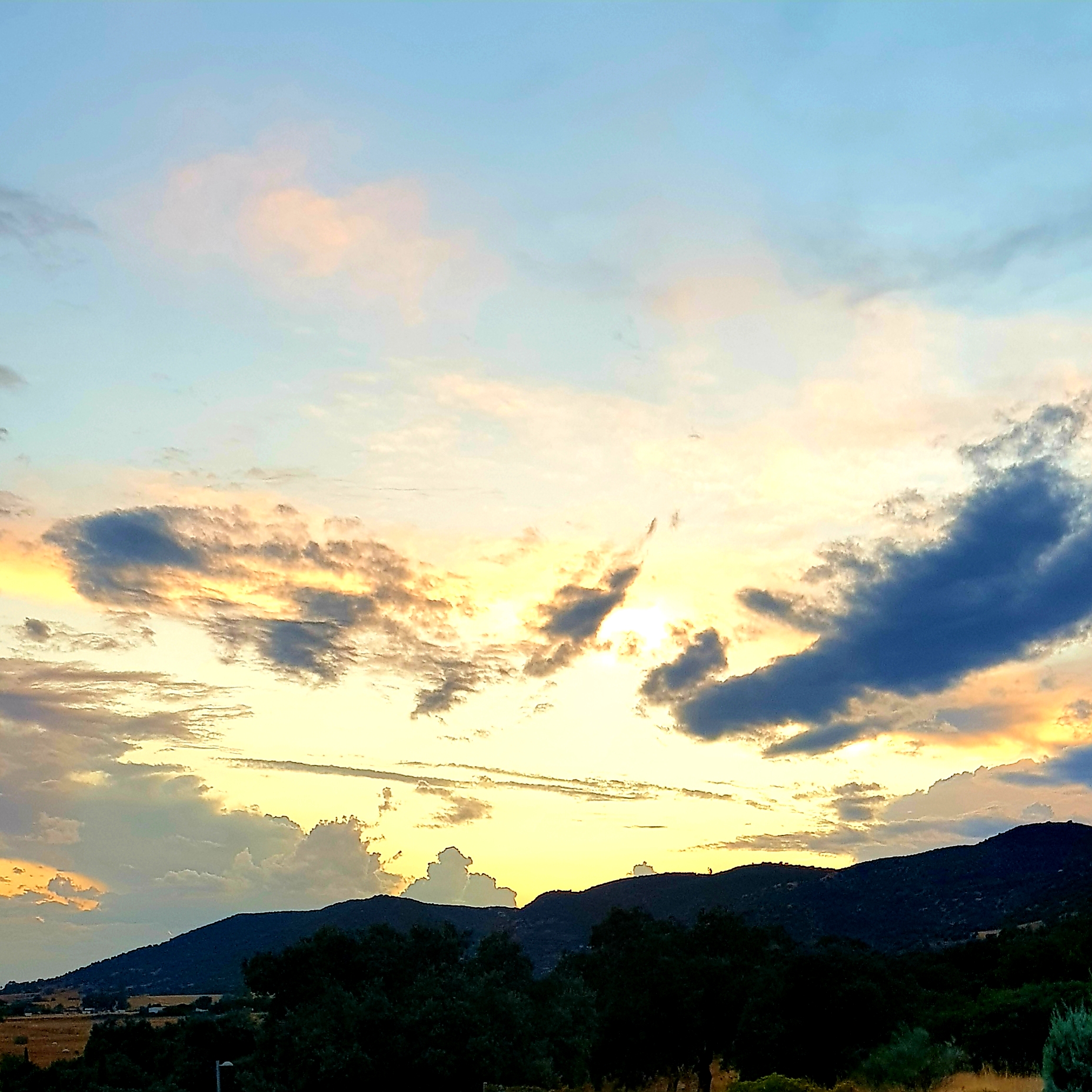 #FridaySkywatch Who painted the sky? #Haiku – Rereading Jane Eyre